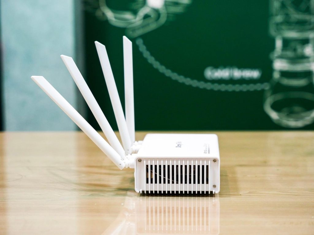 Router WiFi DrayTek Vigor1100ax Chính Hãng, Giá Rẻ Nhất